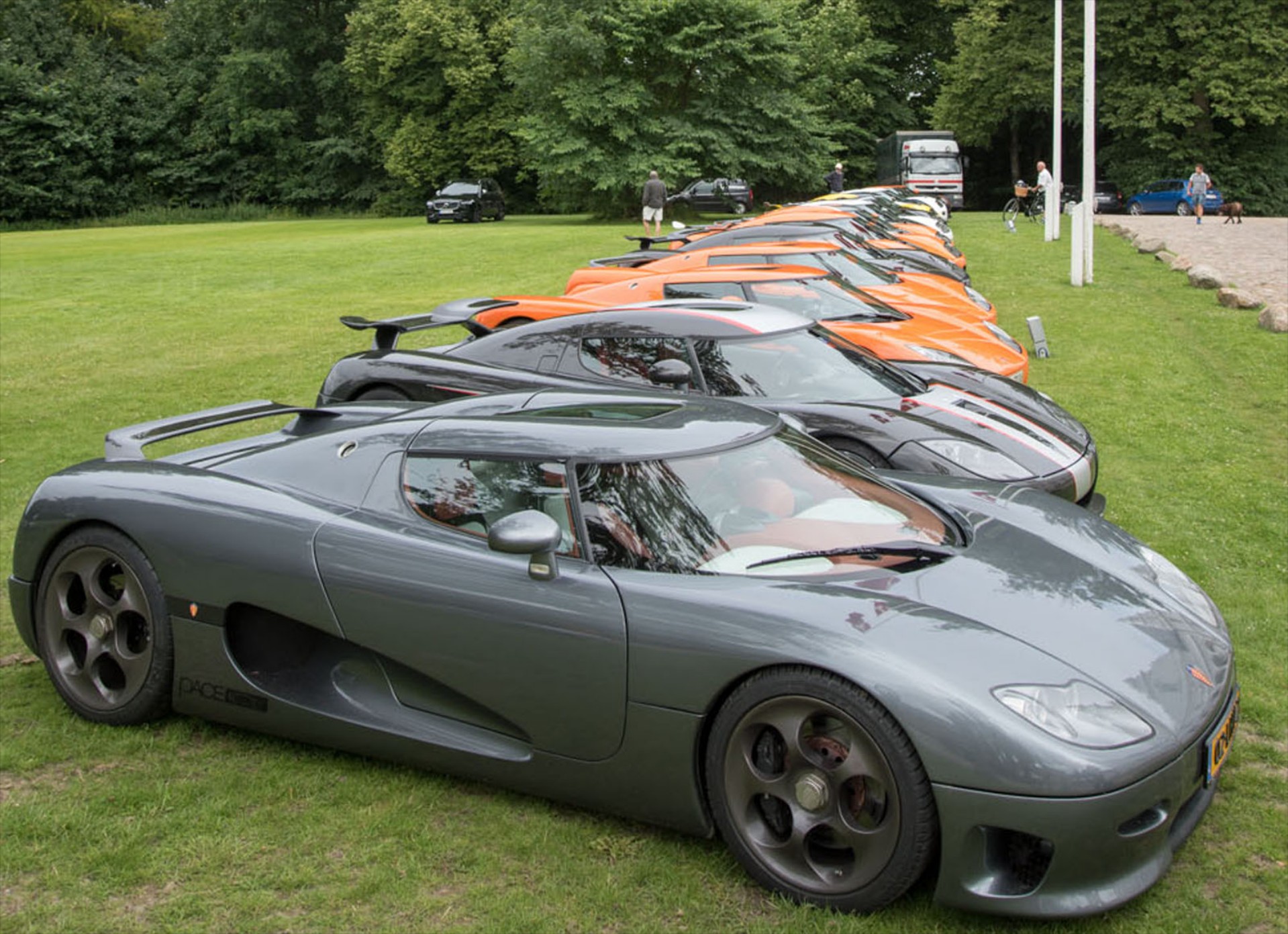 1η συγκέντρωση ιδιοκτητών Koenigsegg (video) - 13 μοντέλα συναντήθηκαν ...