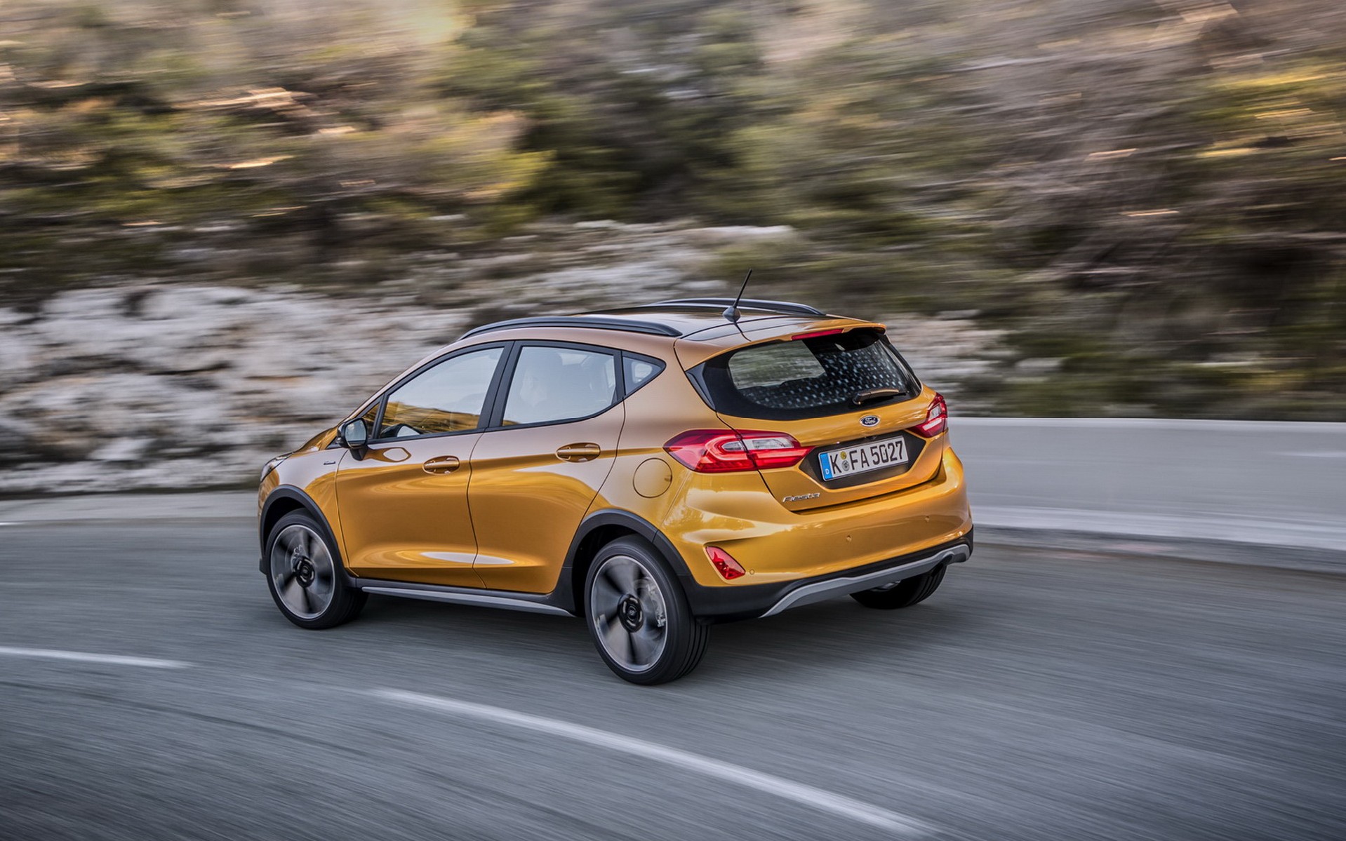 ΝΕΑ ΣΕΙΡΑ FORD CROSSOVERS. Δίψα για περιπέτεια! - Η νέα σειρά των FORD ...