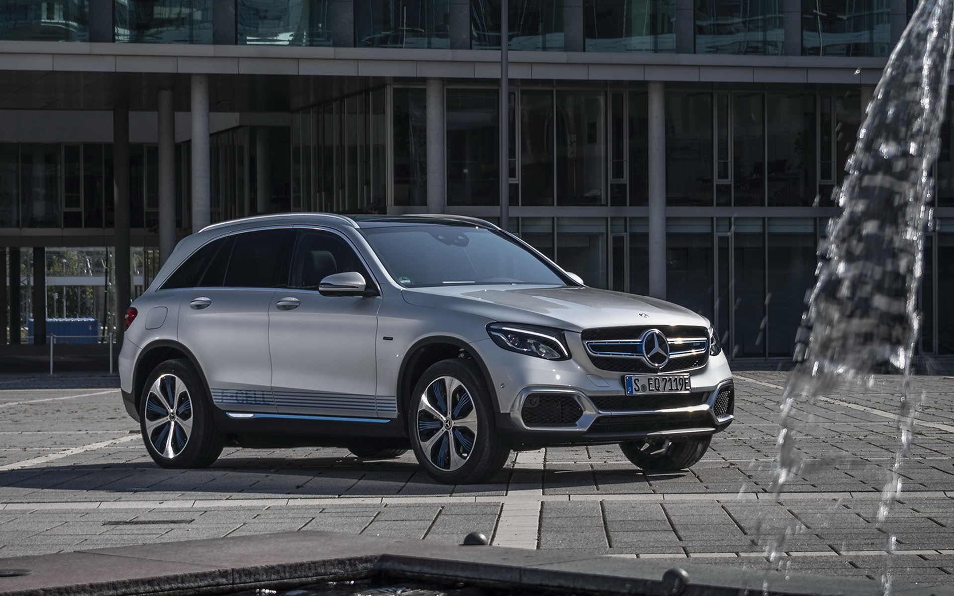 Mercedes-Benz. Ιδέες! - Για την ηγέτιδα της αυτοκίνησης, οι ιδέες ήταν ...