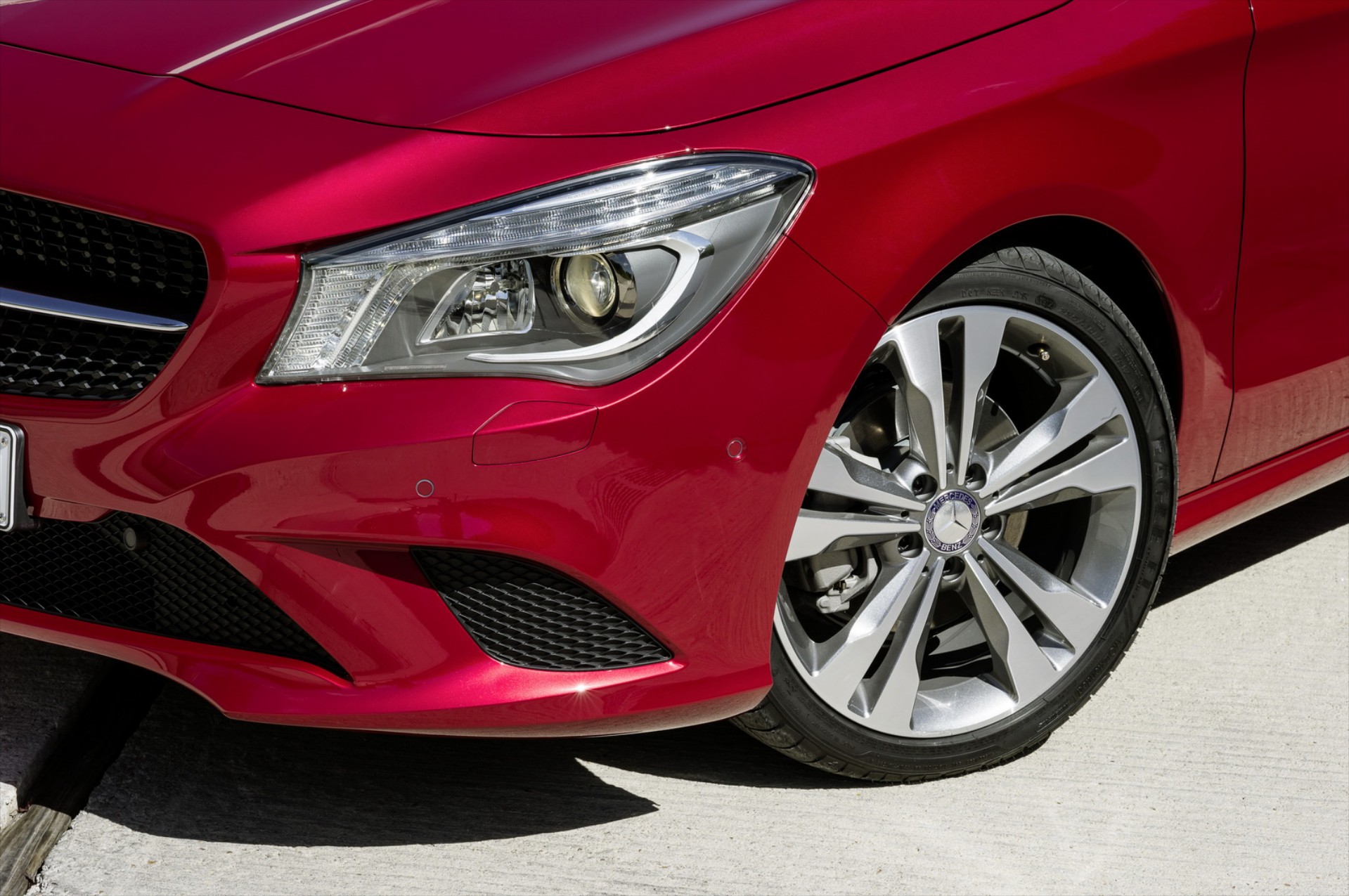 Mercedes Benz CLA 180 - Το 4θυρο κουπέ της Mercedes είναι ένας ...