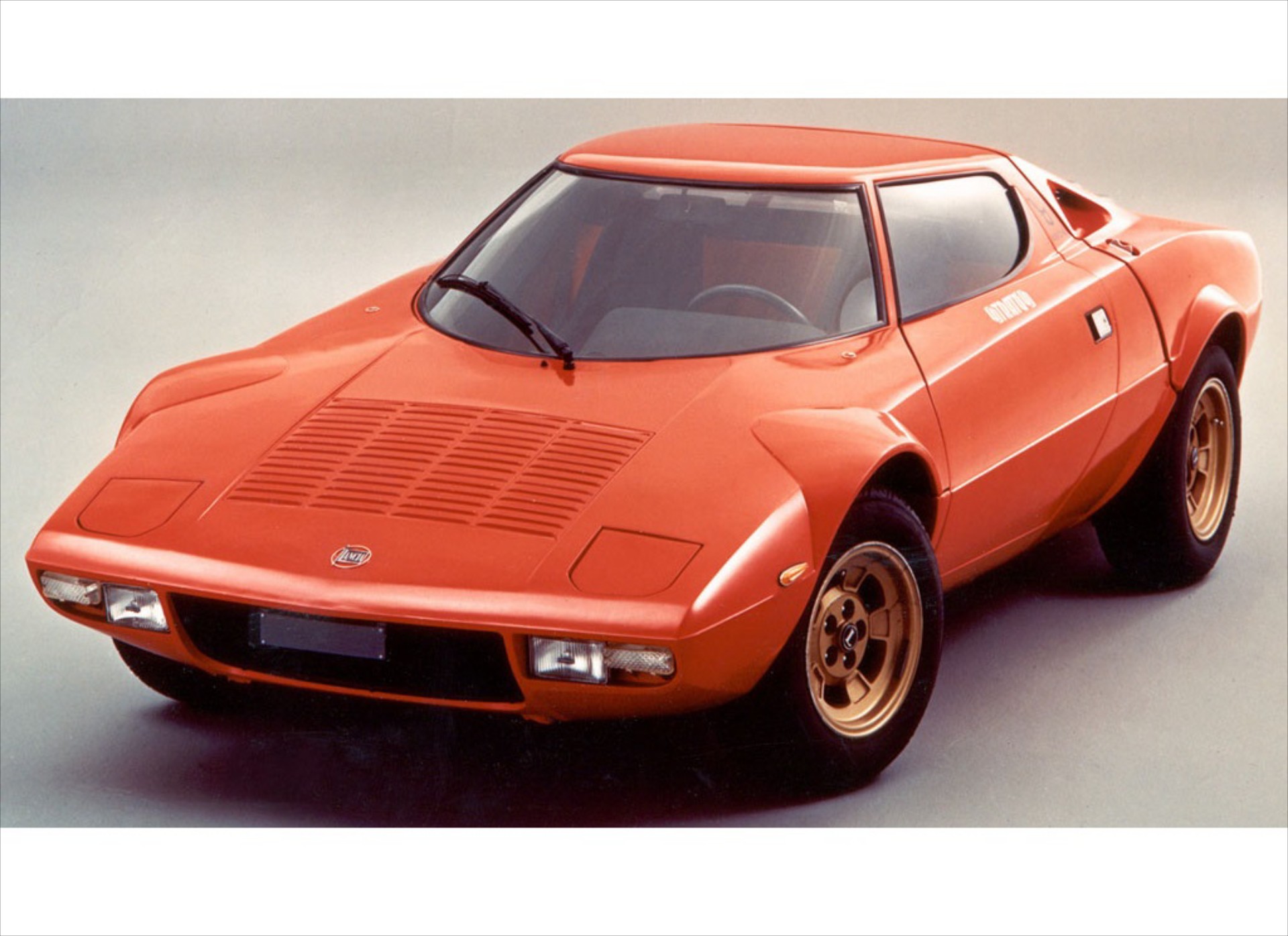 Gruppo Bertone: Η γλώσσα της σχεδίασης - Η ιδέα, η έμπνευση από μόνη ...